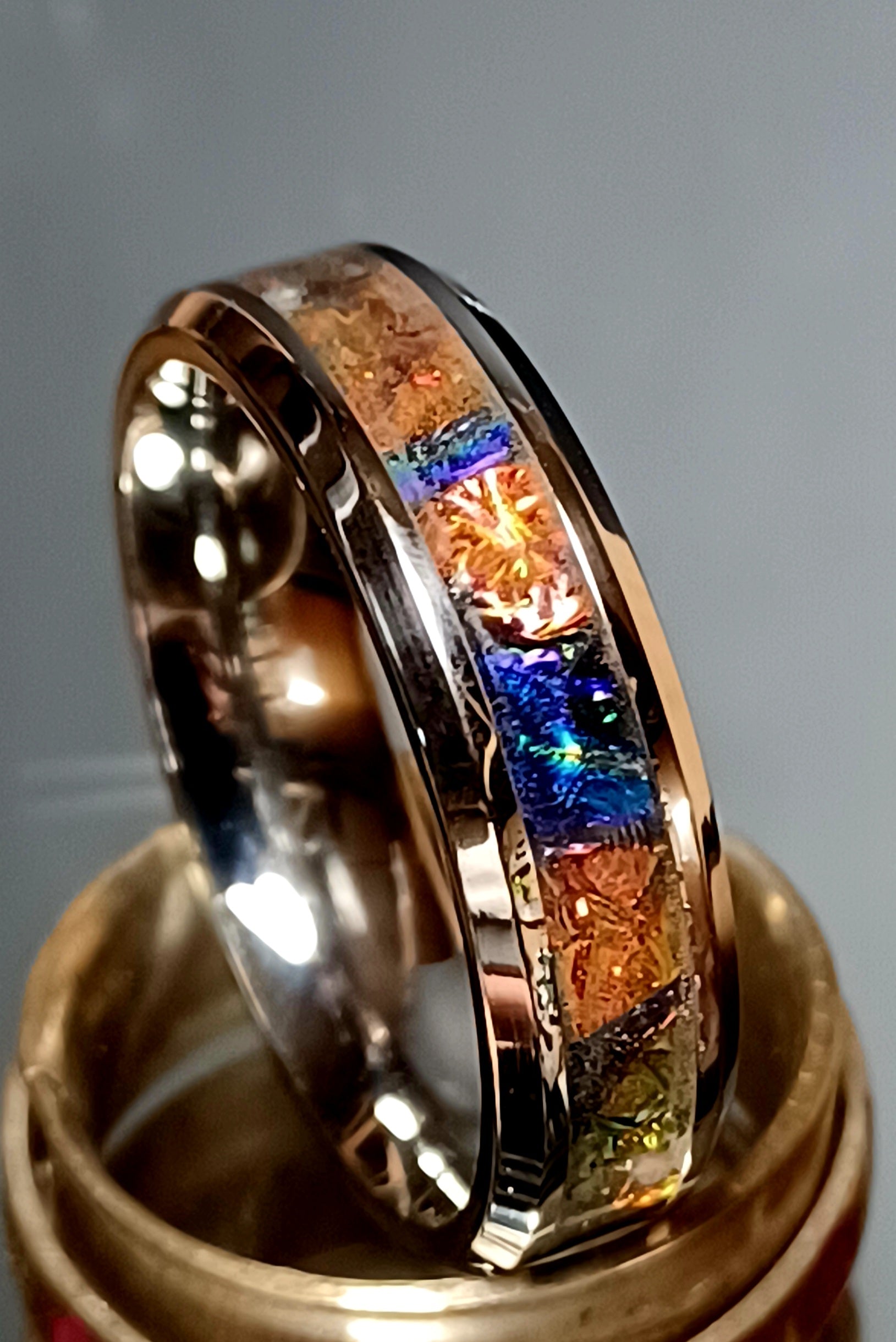 Dichrolam – Modest Art